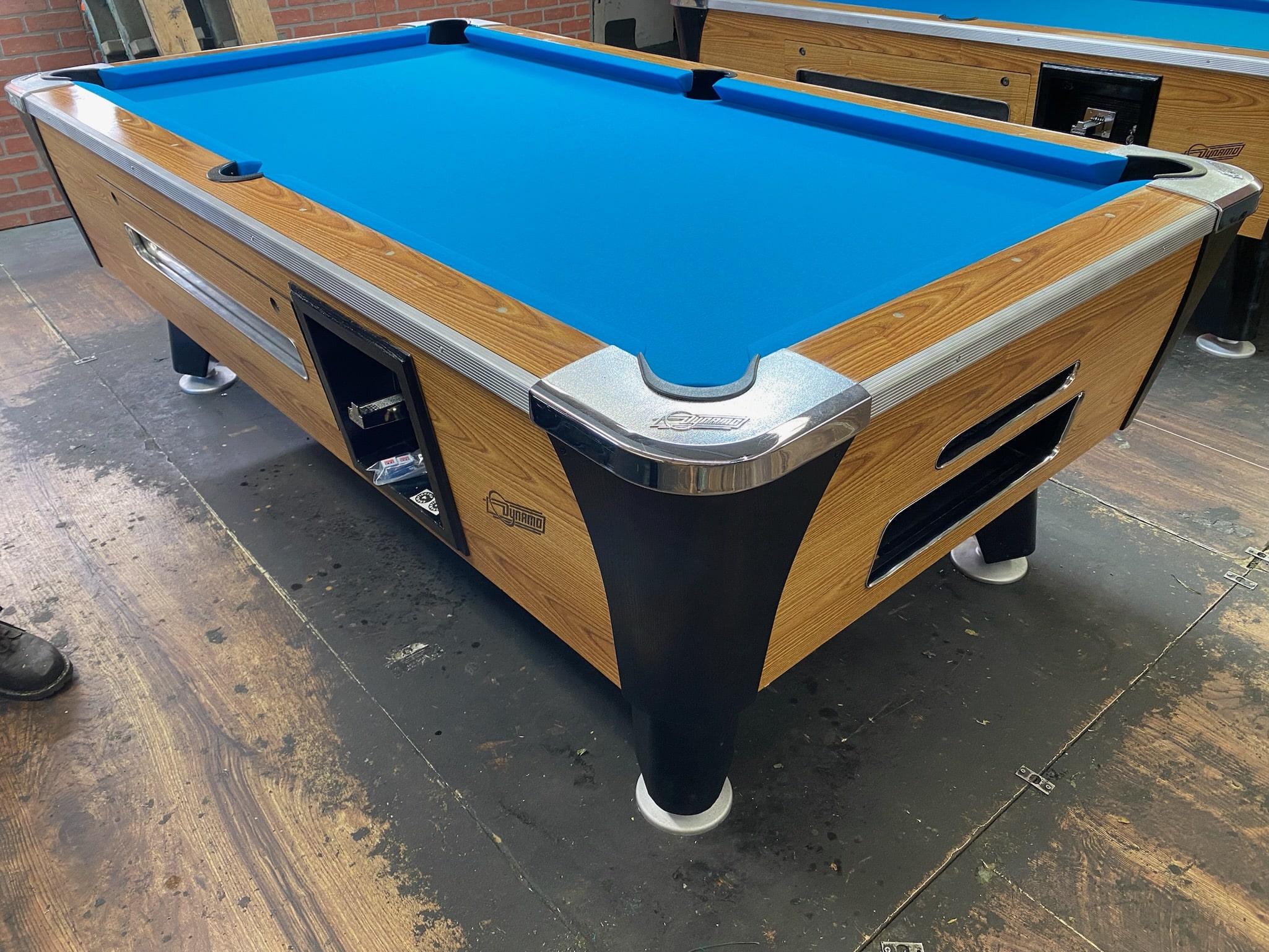 7 Dynamo Light Oak Used Coin Operated Bar Pool Tables 7 Dynamo Light Oak Used Coin Operated Bar Pool Tables